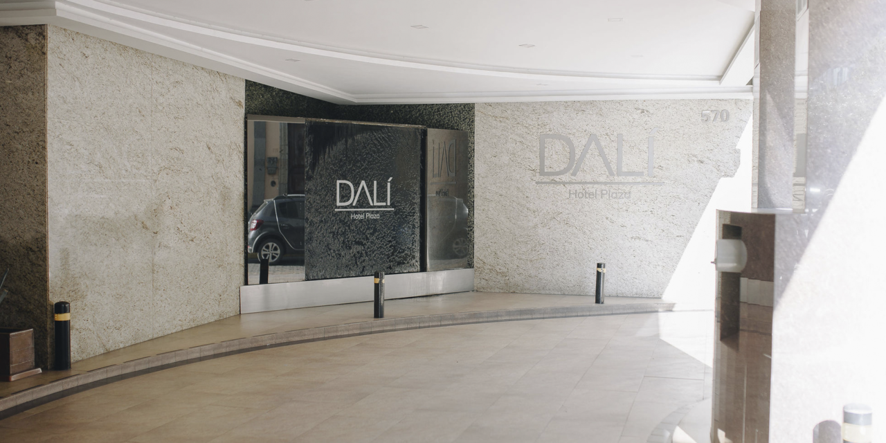english | Hotel Dalí